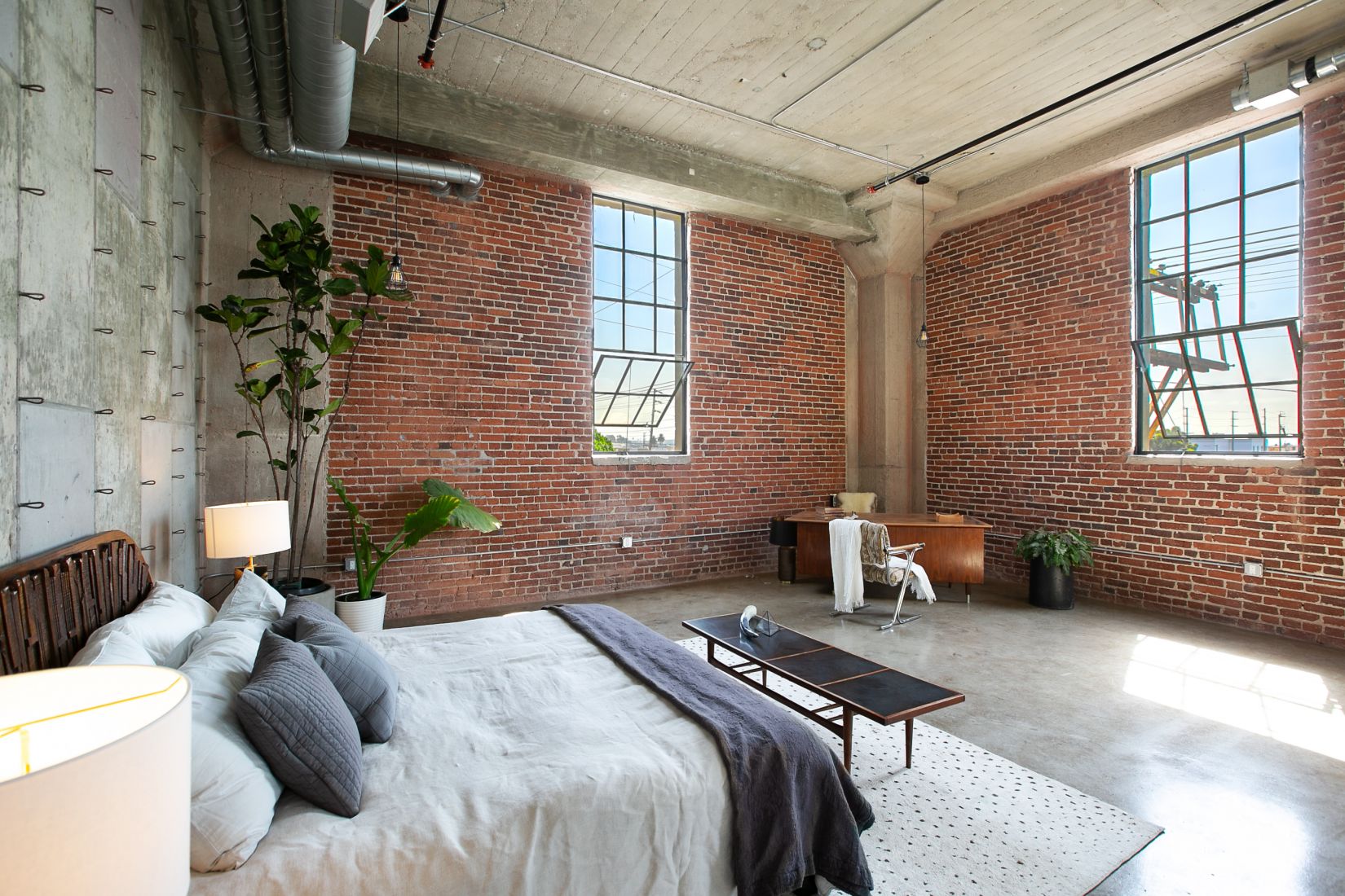 The Walnut Building Loft – Silver Group • Los Angeles